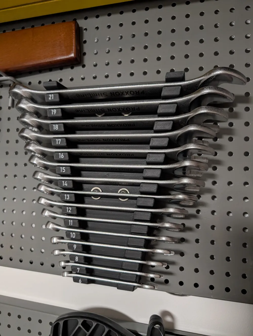 Combo Wrench Holder Pegboard 15mm grid Remixed by seb111425 - MakerWorld