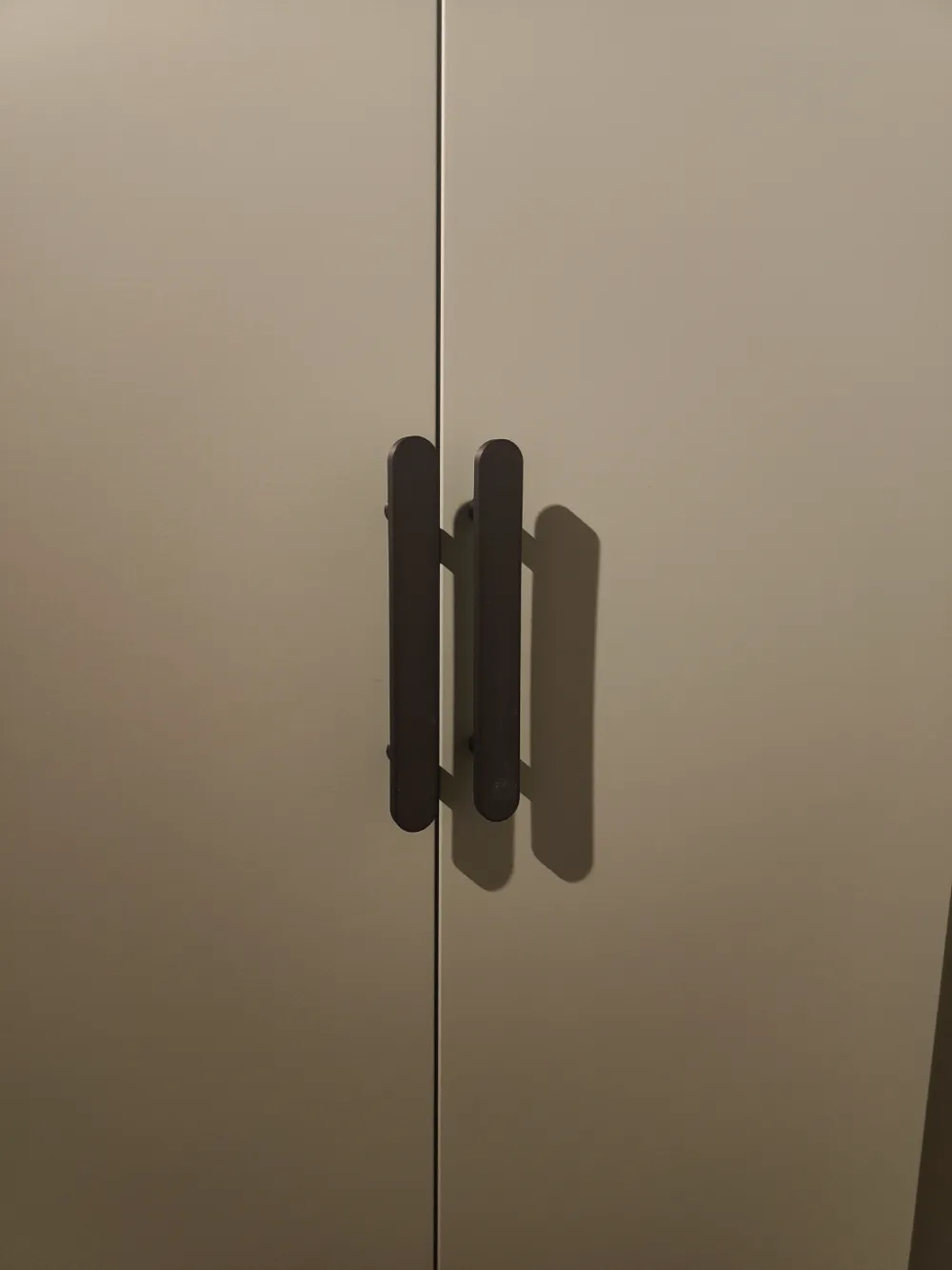 Minimalist Cabinet Handle – 160mm - Free 3D Print Model - MakerWorld