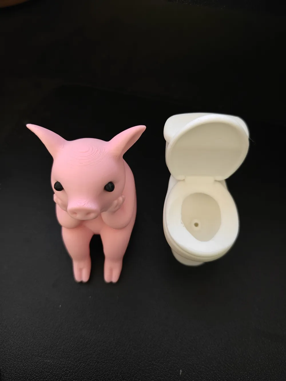 Cute Piglet Thinking on Toilet - No AMS Required by 3DMakerSpace ...
