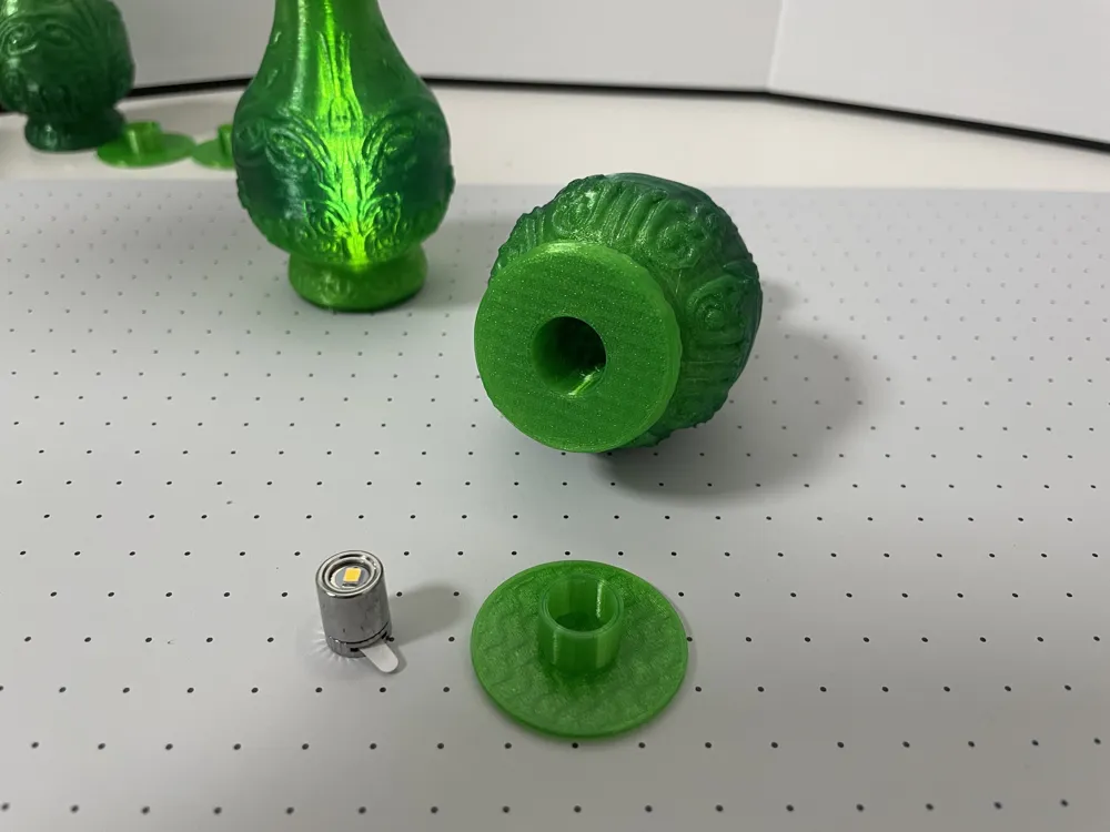 掌天瓶带灯可装水多版本 - 凡人修仙传 来自 Someone MakerWorld：免费下载 3D 模型