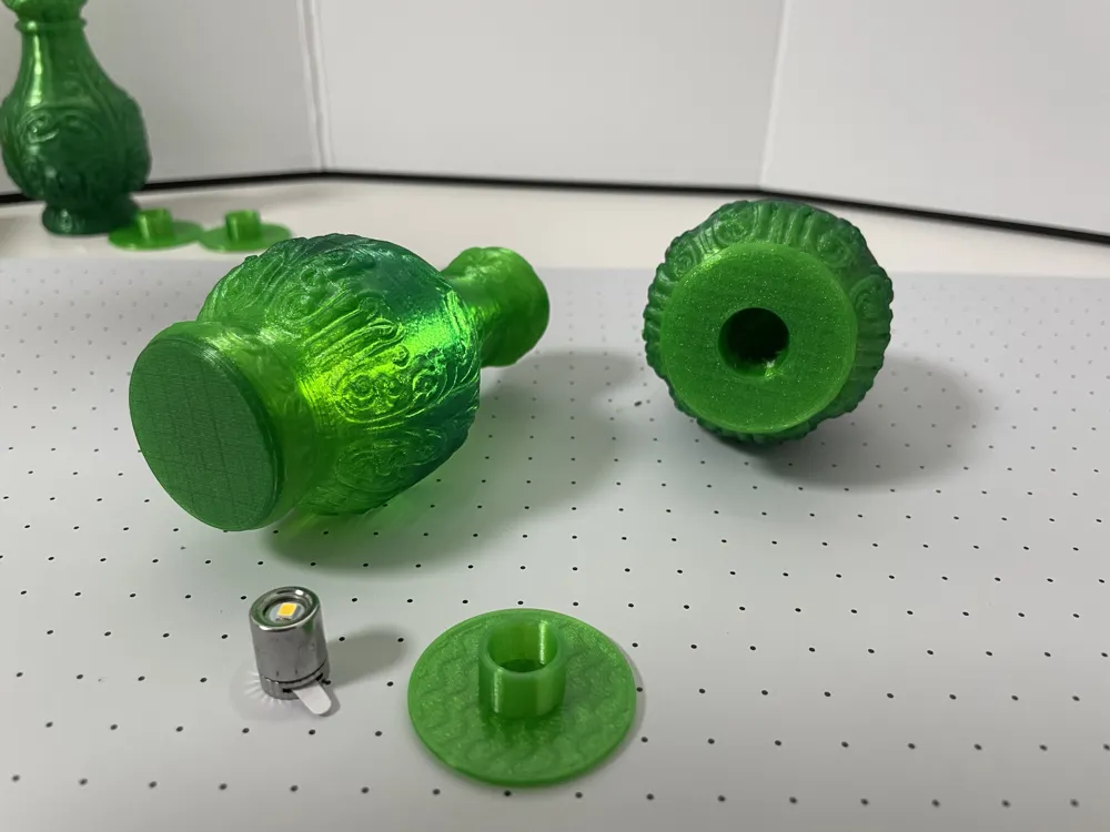 掌天瓶带灯可装水多版本 - 凡人修仙传 来自 Someone MakerWorld：免费下载 3D 模型