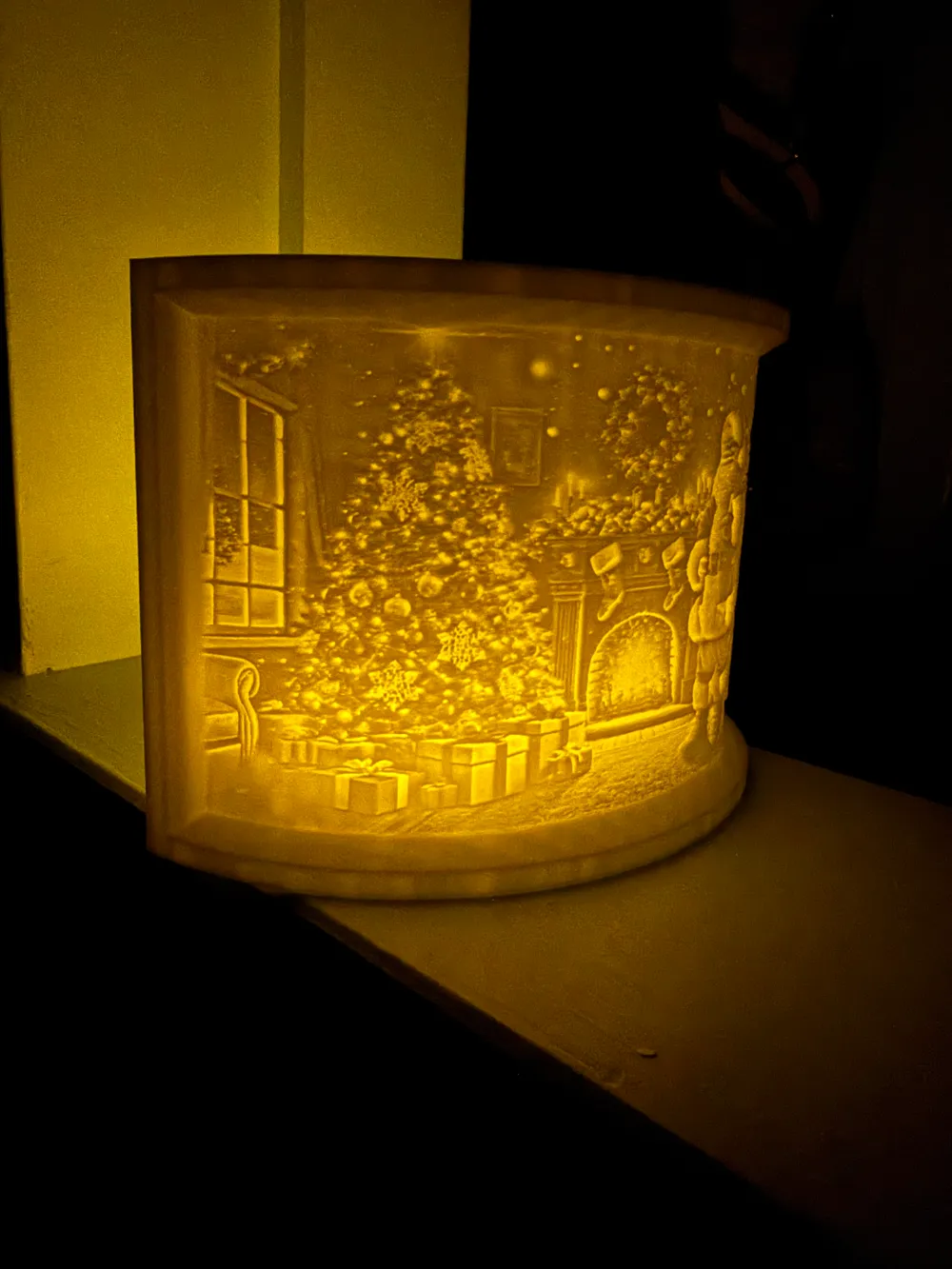 Santa delivering presents Tea Light Lithophane - Free 3D Print Model ...