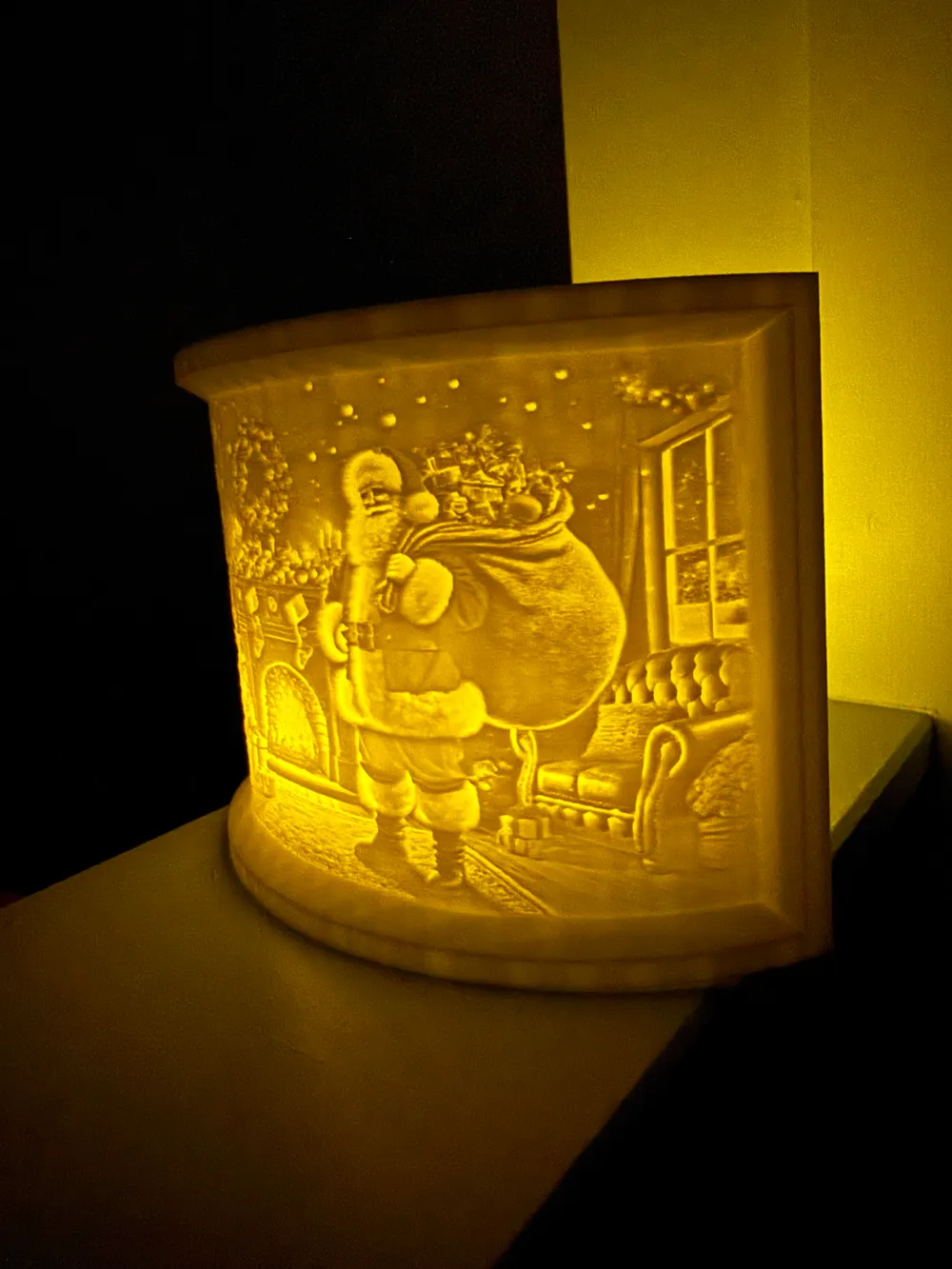 Santa delivering presents Tea Light Lithophane by DB Print3d MakerWorld ...