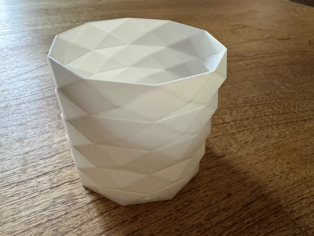 Simply and easy to print parametric flower pot by Yop1403 - MakerWorld