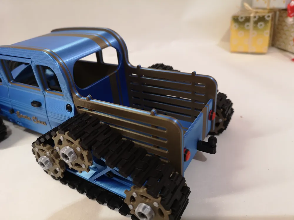Santa's Hot Rod - Snow V8 - Free 3D Print Model - MakerWorld