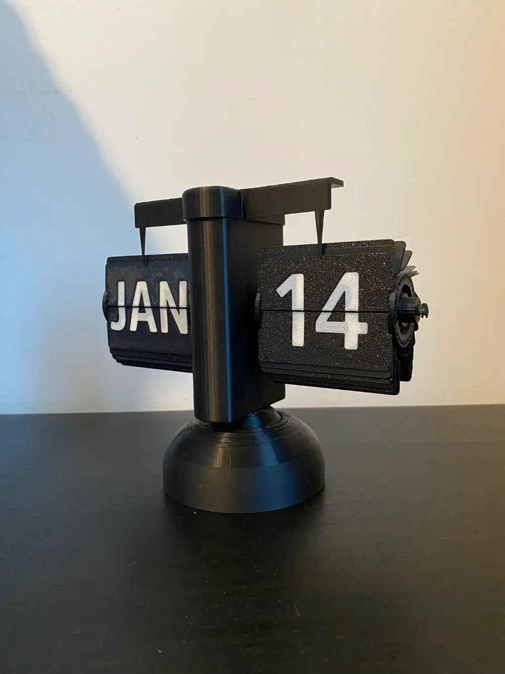 Perpetual Flip Calendar by zko MakerWorld: Download Free 3D Models