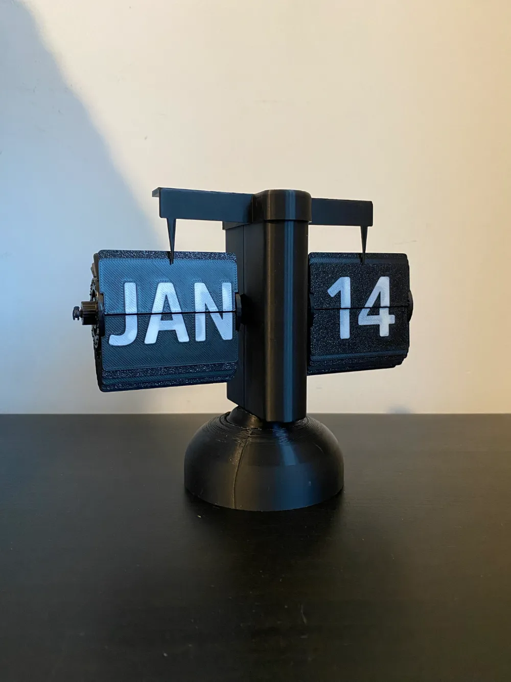 Perpetual Flip Calendar by zko MakerWorld: Download Free 3D Models