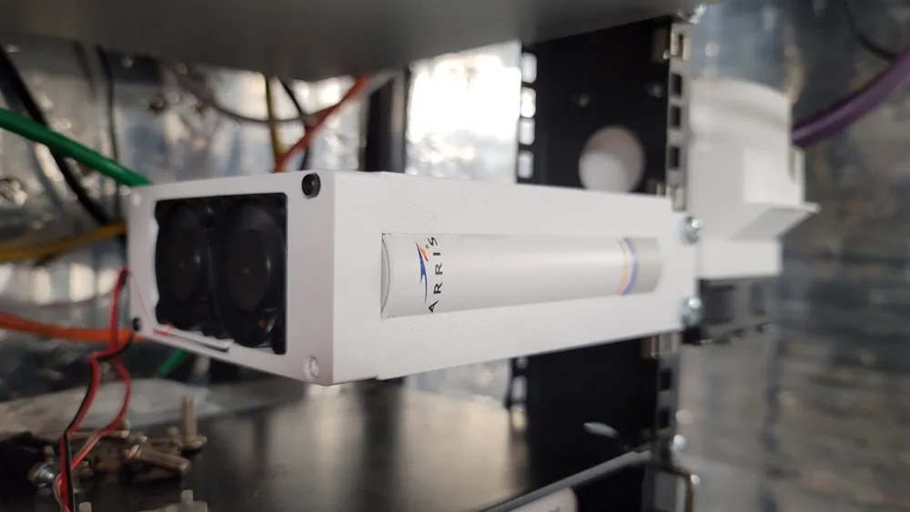 Arris Surfboard S33 S34 机架安装适配器 - 免费 3D 打印模型 - MakerWorld