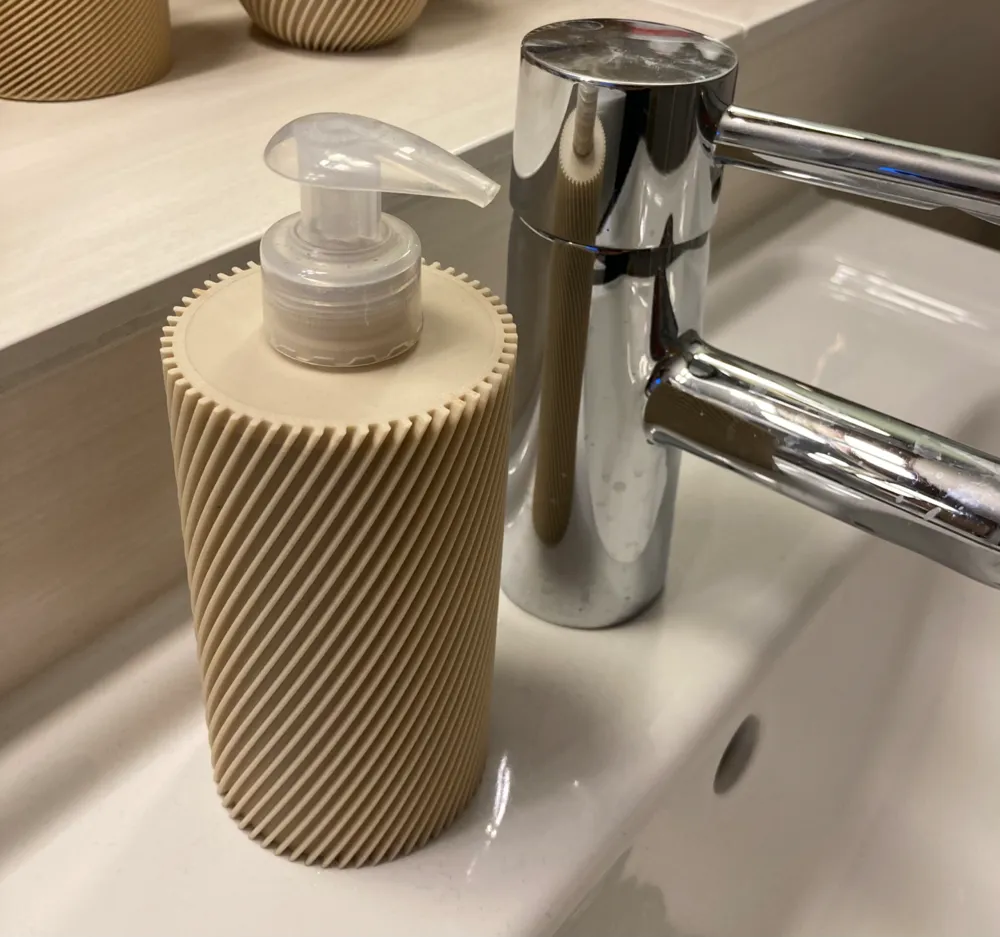Spiral reusable soap dispenser by Alxthunder - MakerWorld
