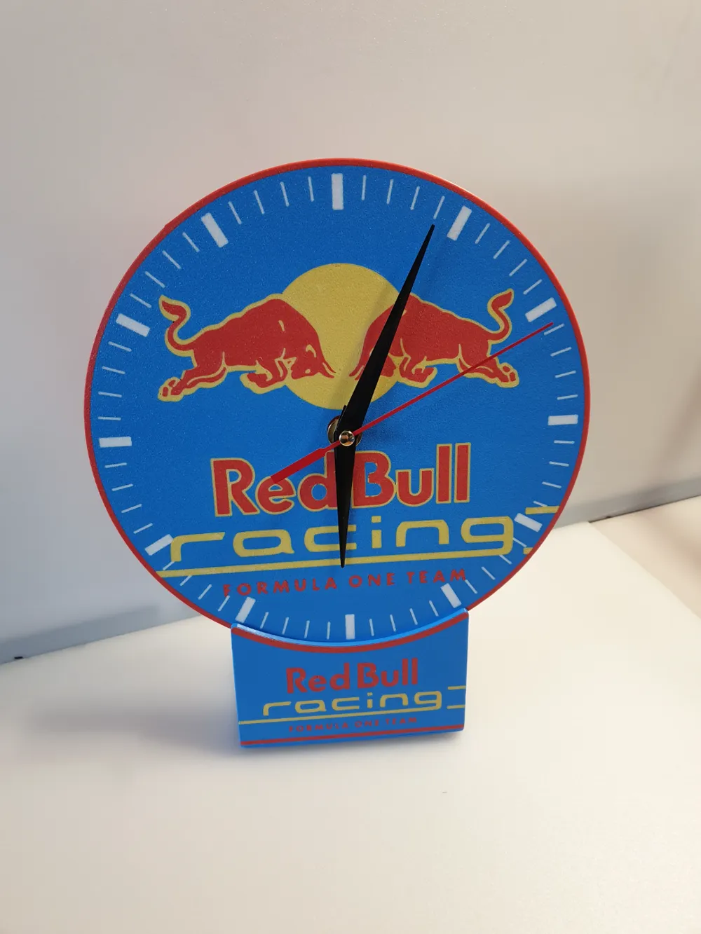 Red Bull F1 clock, on the wall or on the table by Jendapce - MakerWorld