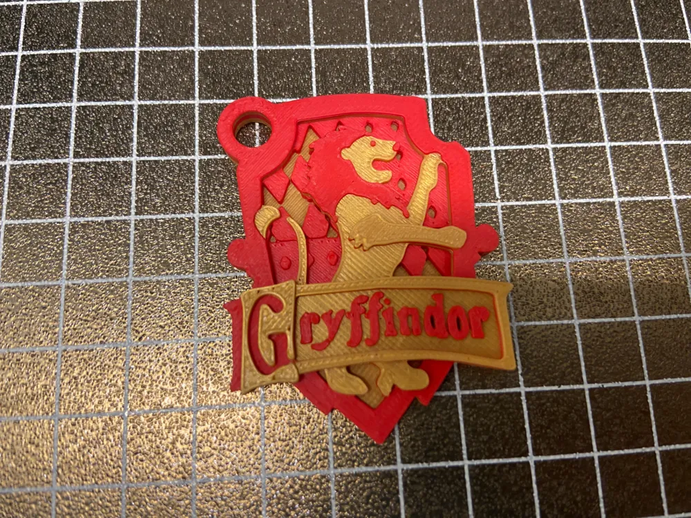 Hogwarts House Crests Keychains Remixed by Encrust3d - MakerWorld