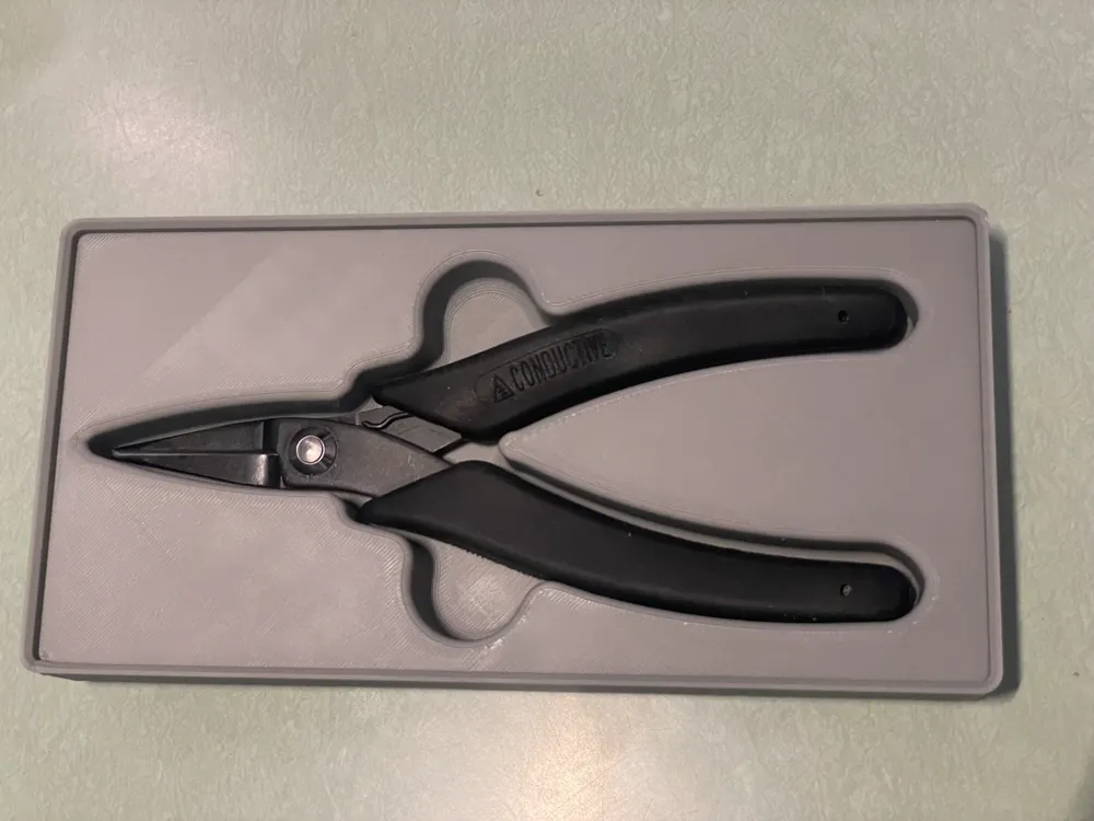 Tweezer Plier Gridfinity Holder by sheltonfilms - MakerWorld