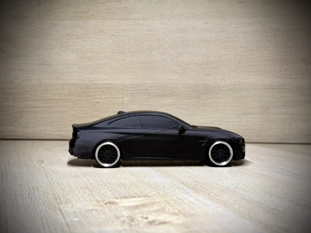 Modello di auto BMW M4 (F82)! - Modello di stampa 3D gratuito - MakerWorld