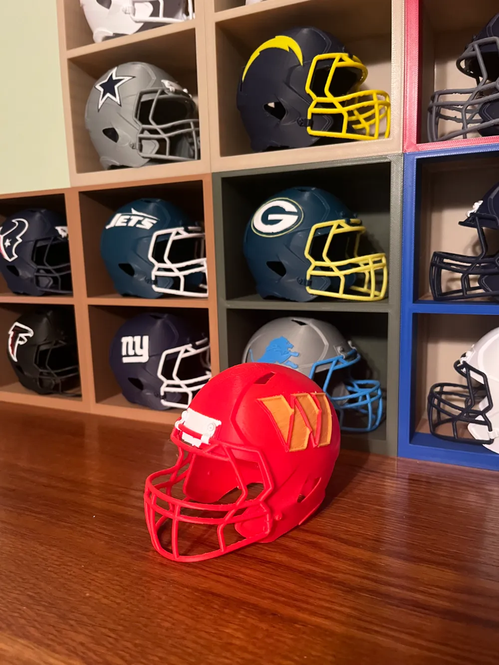 Washington Commanders Football Helmet by fnapier68 - MakerWorld