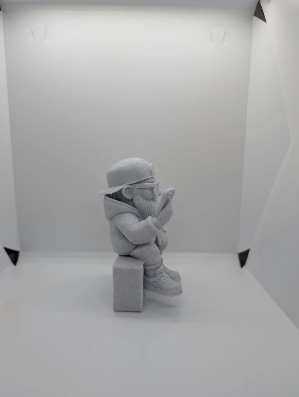 Urban Gnome – The Chill Sculpt Sitting on Beats by Handsin3d MakerWorld ...