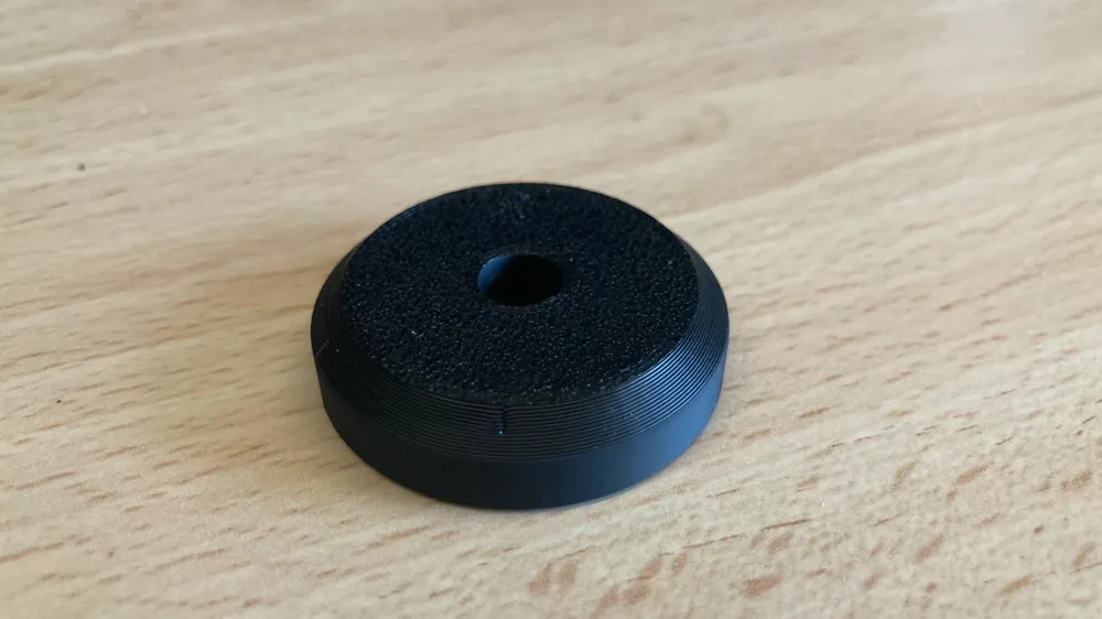 Simple 45 vinyl adapter by Clemzo MakerWorld: Download Free 3D Models