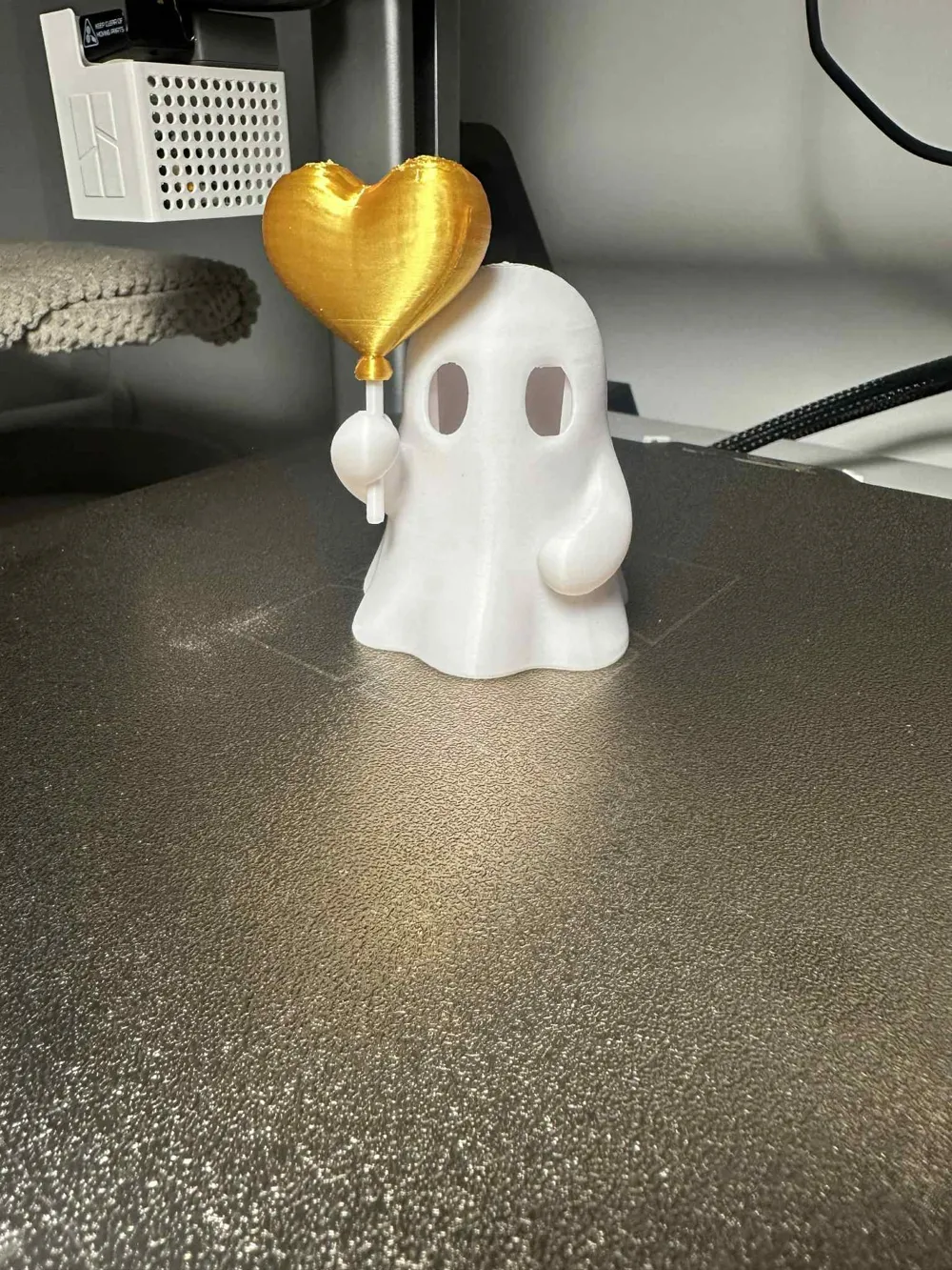 Cute ghost with a Balloon Heart (improved model) by FlowDesigned ...