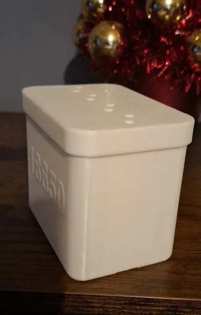 Batteriebox 18650 mit Entgasungslöchern – Kostenloses 3D-Druckmodell ...