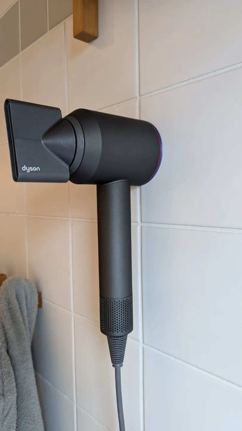 Dyson Supersonic Wall Mount by Rob - MakerWorld
