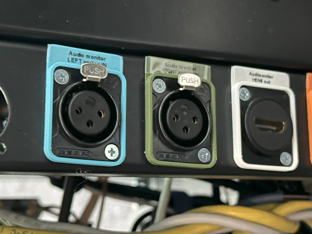 Colorcoding and labelling of D-type connectors by ToreGresdal - MakerWorld