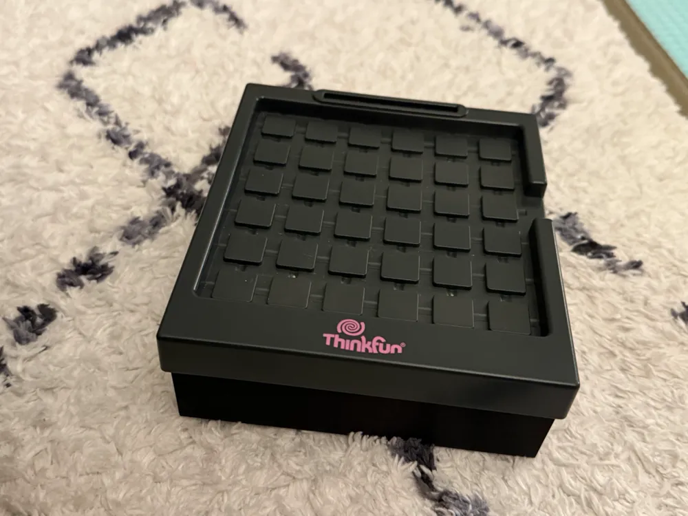 Simple Thinkfun Rush Hour box by geniejhang - MakerWorld