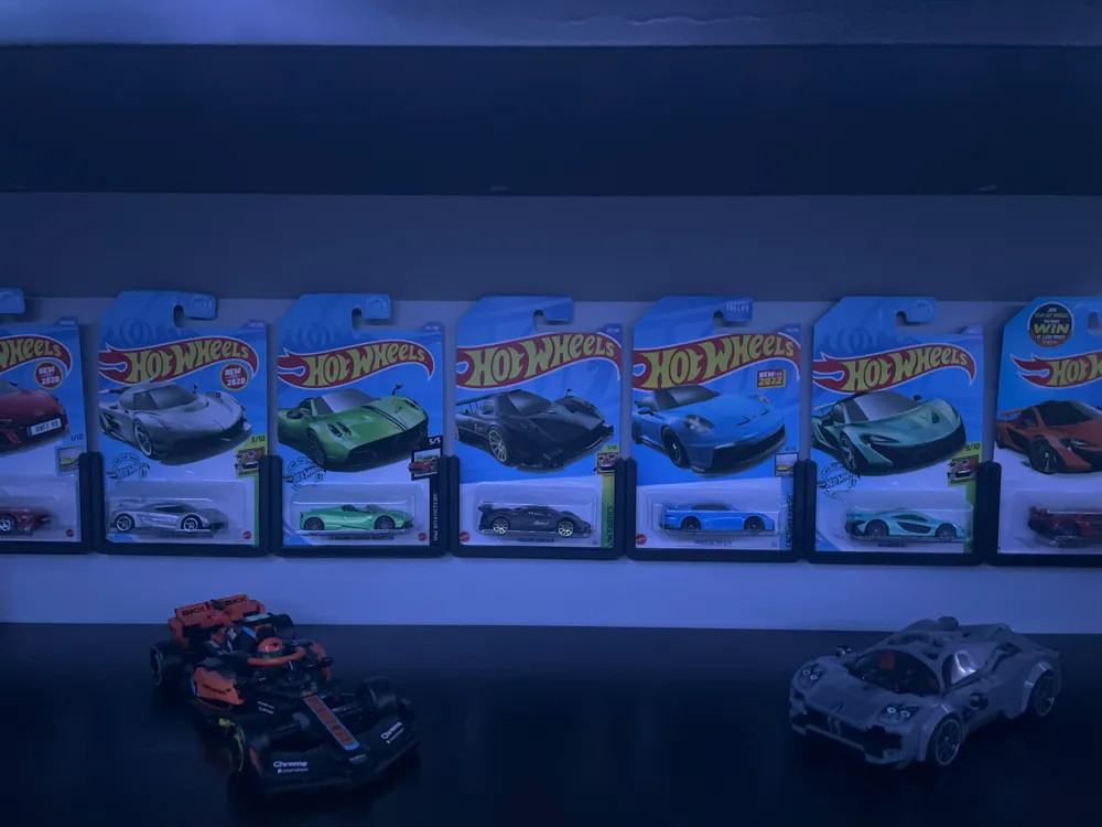 HotWheels Car Holder by Damian G MakerWorld: Download Free 3D Models