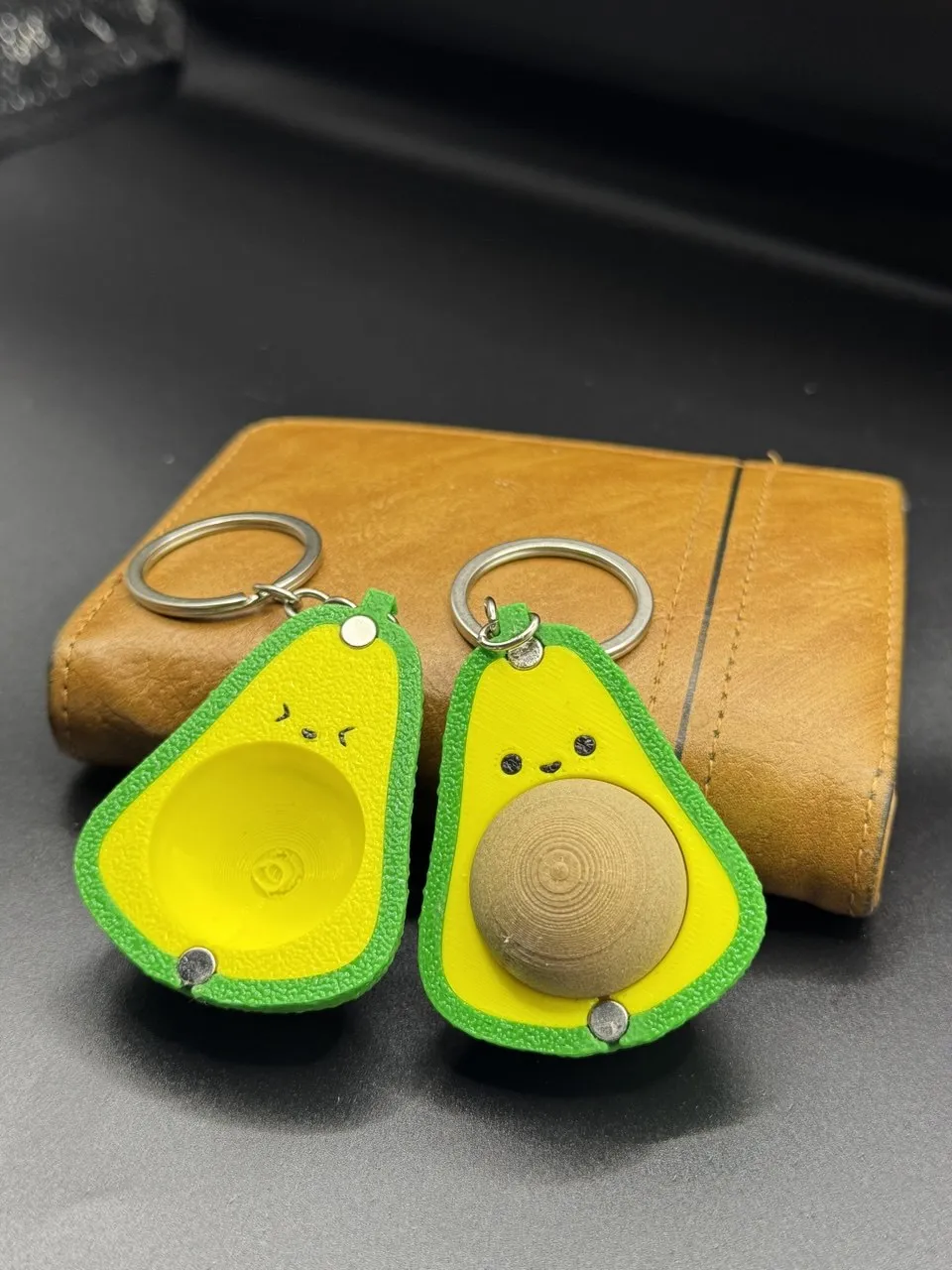 Avocado fidget clicker with keychain - magnetic - Free 3D Print Model ...