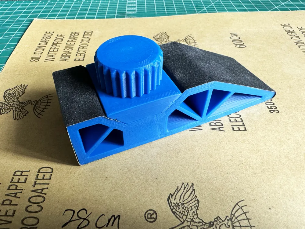 Sandpaper holder by 不歪造物 MakerWorld: Download Free 3D Models