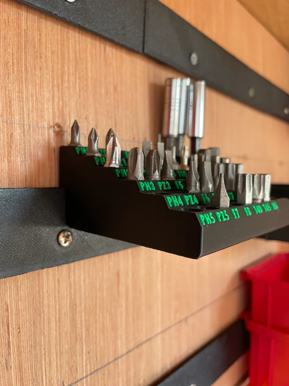 Modular wall tool organizers by Lucas Weug - MakerWorld
