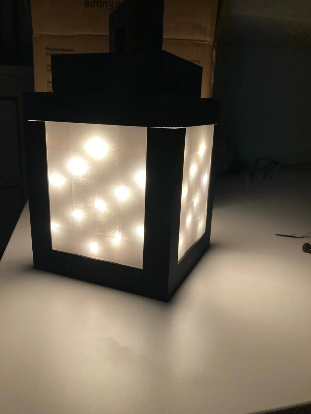 Linterna LED de Minecraft - Modelo de impresión 3D gratuito - MakerWorld