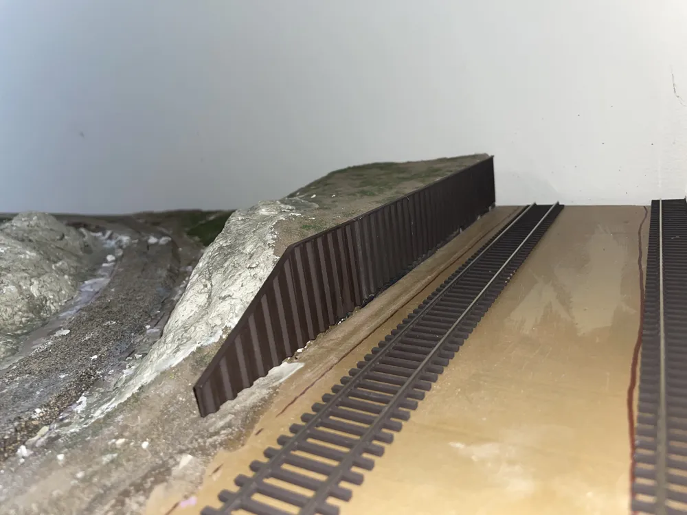 HO Scale Steel Break Wall by TD Prints MakerWorld: Download Free 3D Models