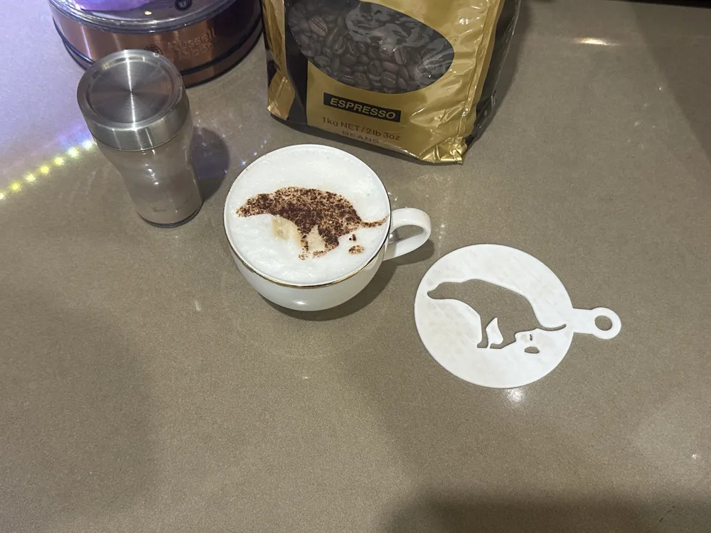 Plantilla de café con perro defecando - Cappuccino Chocolate - Modelo ...