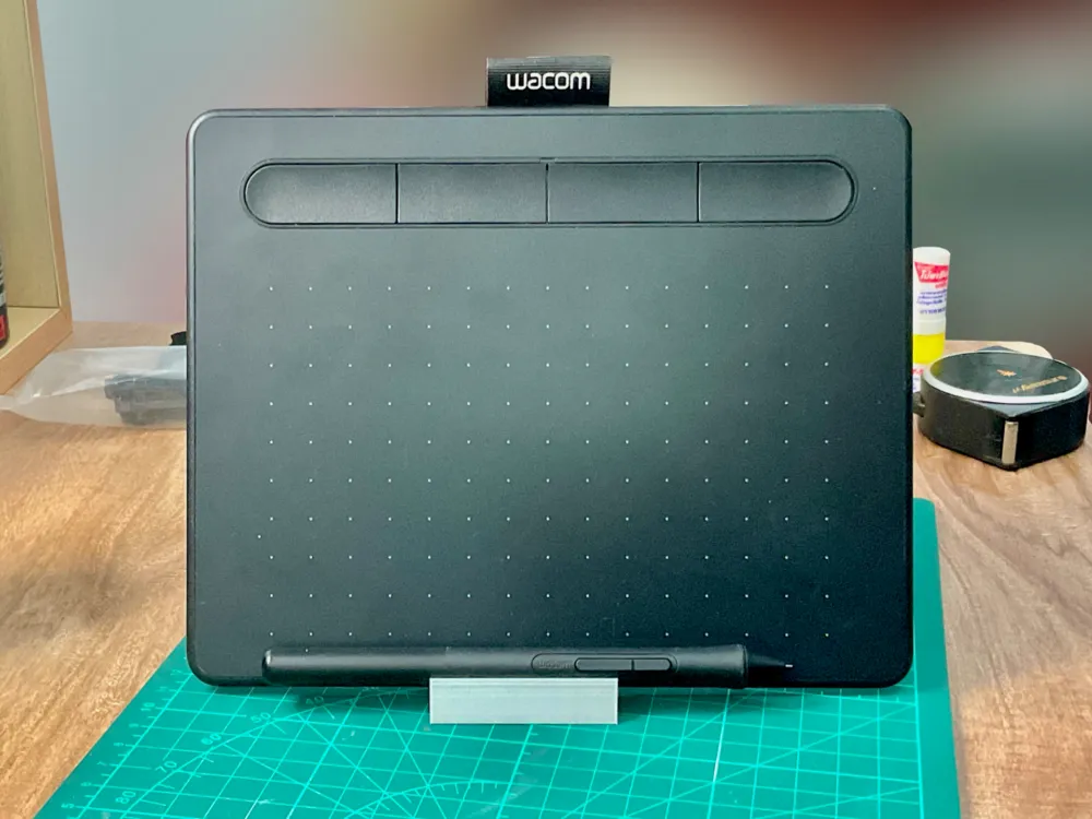 Wacom Intuos stand (Updated) by MANOH MakerWorld: Download Free 3D Models