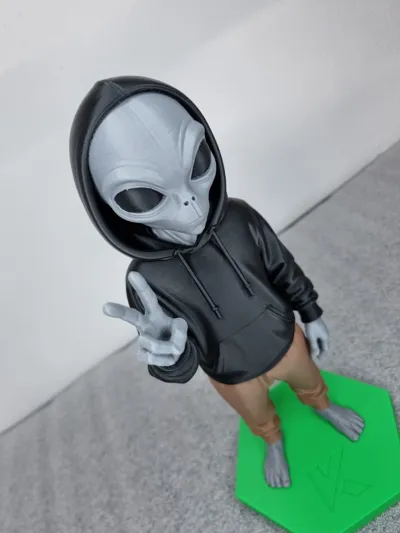 Urban Alien - Free 3D Print Model - MakerWorld