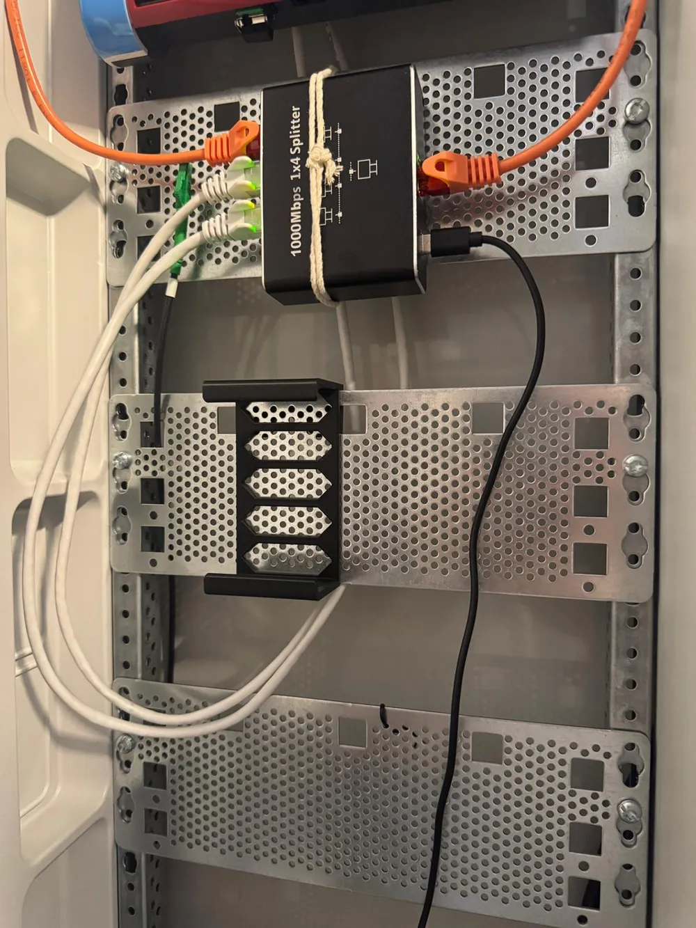 Holder for splitter on sheet metal in the distribution cabinet - Free ...