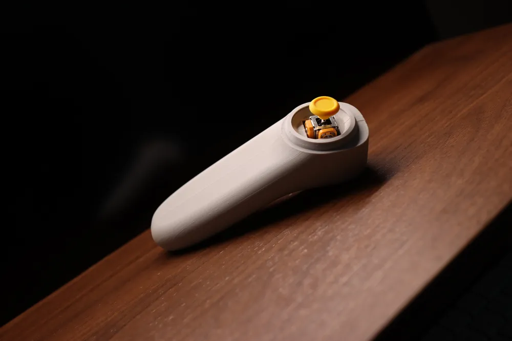 L-ONE Handle Remote Control No Screws or Glue Needed CyberBrick by Leng入瑶_CN MakerWorld ...