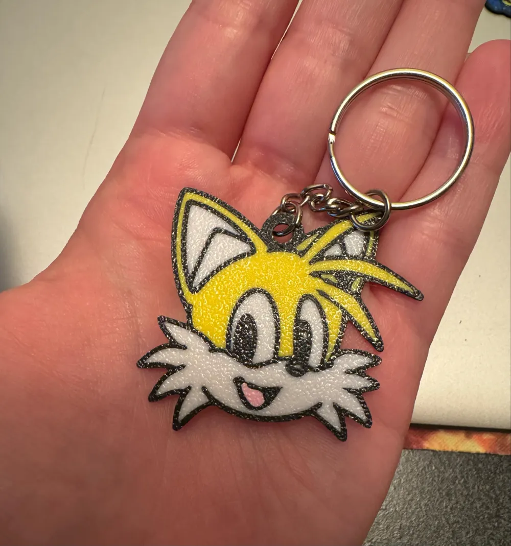 Tails Magnet/Keychain by PandaBare101 - MakerWorld