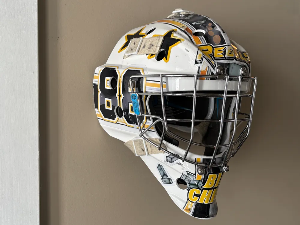 Goalie Mask Wall Mount - Free 3D Print Model - MakerWorld