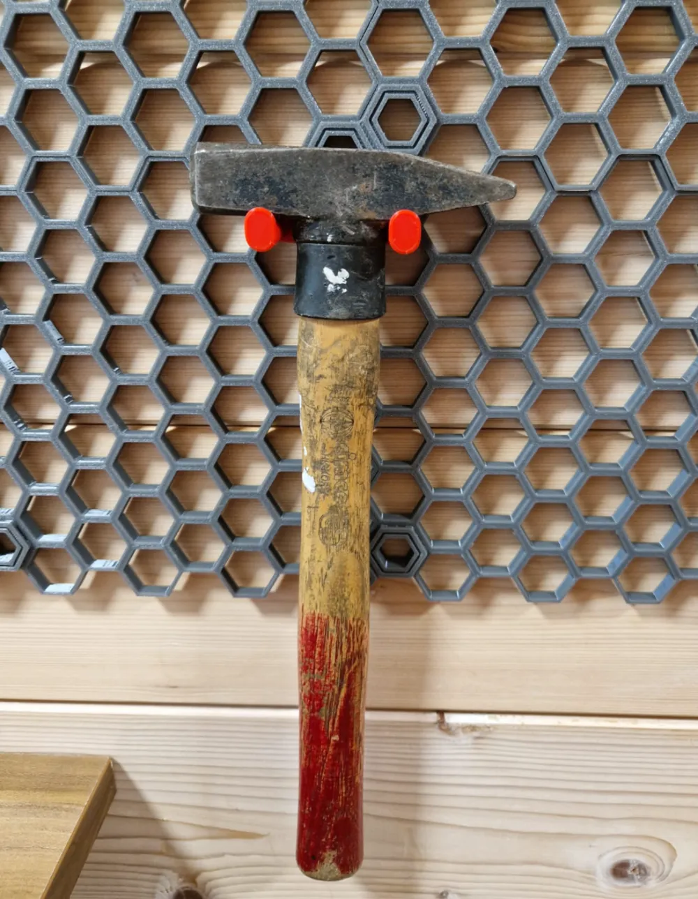 hammer holder - honeycomb storage wall - HSW by Franz - MakerWorld