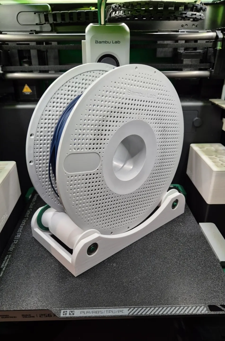 Filament roller - self aligning - with bearings - Free 3D Print Model ...