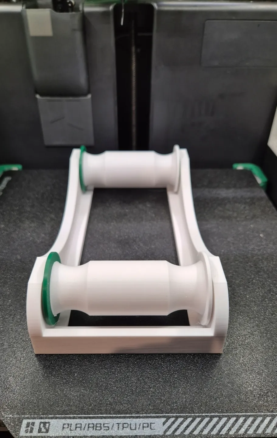 Filament roller - self aligning - with bearings by JacksonX MakerWorld ...