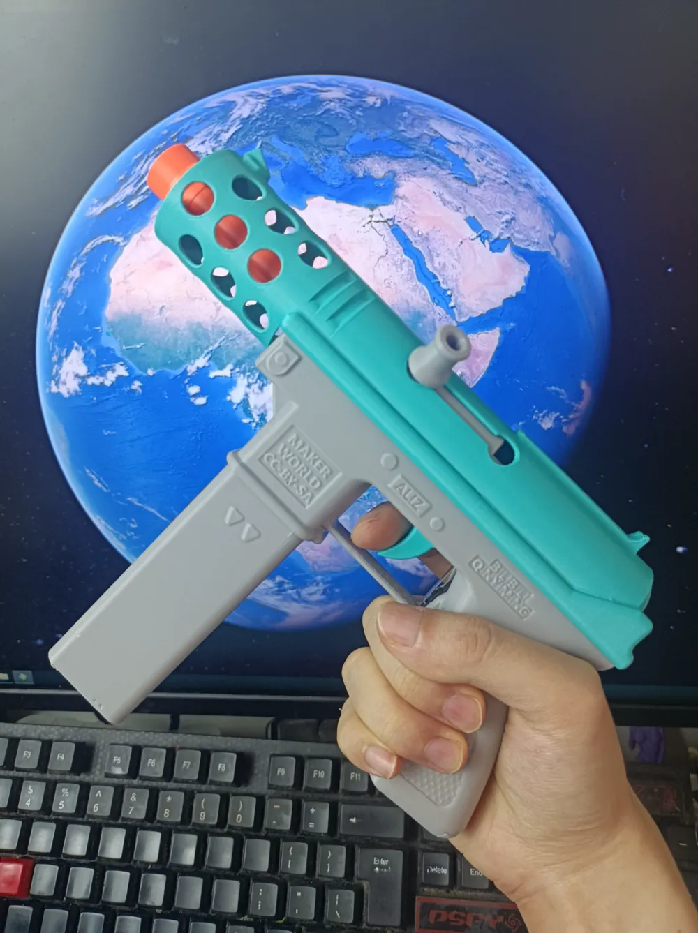 TEC-9 / T-15 water toy gun by QYM 3D 脑洞造物秦一鸣 MakerWorld: Download Free ...