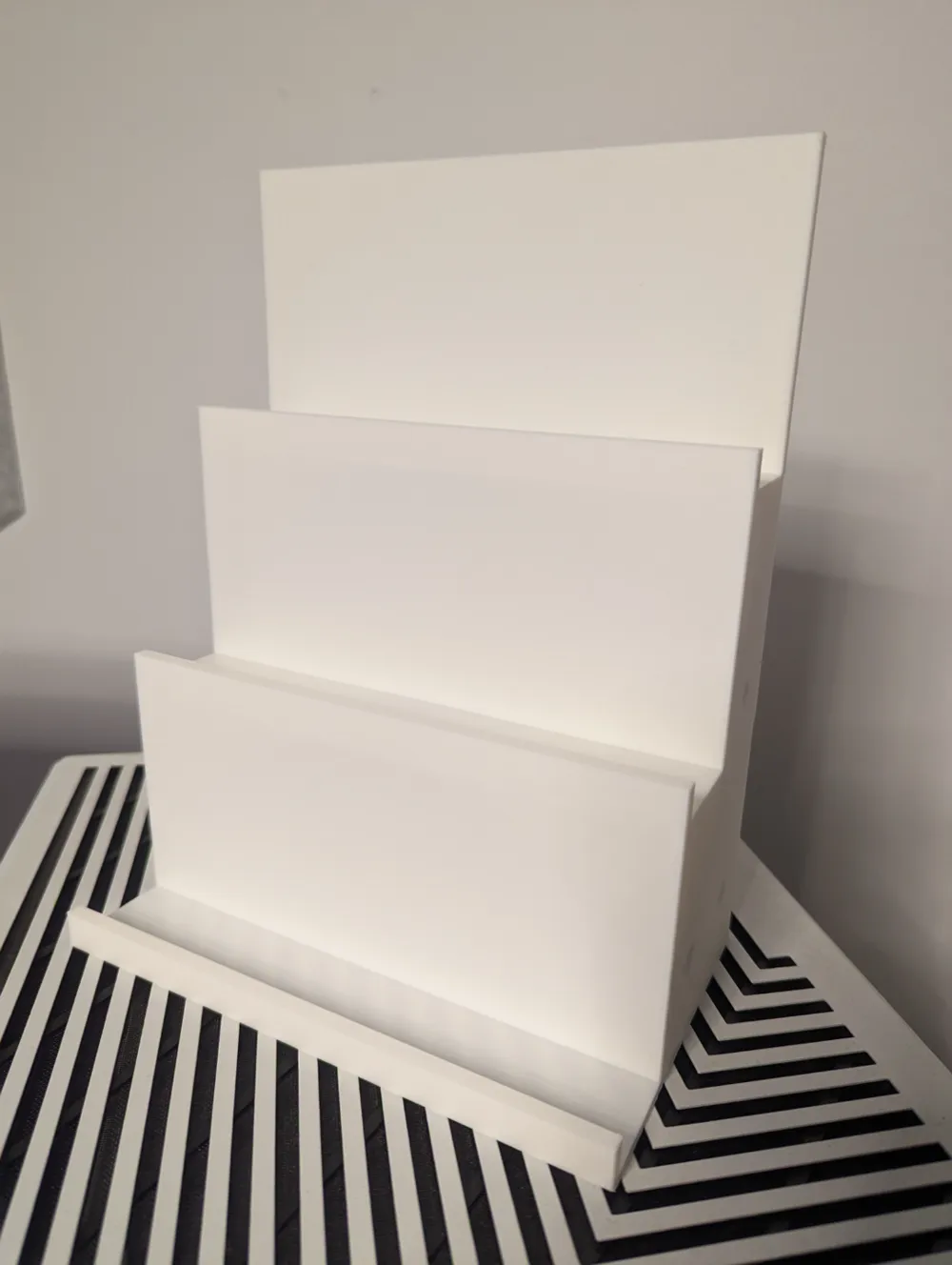 Graded TCG Card Display Stand by Mythic 3D Printing - MakerWorld