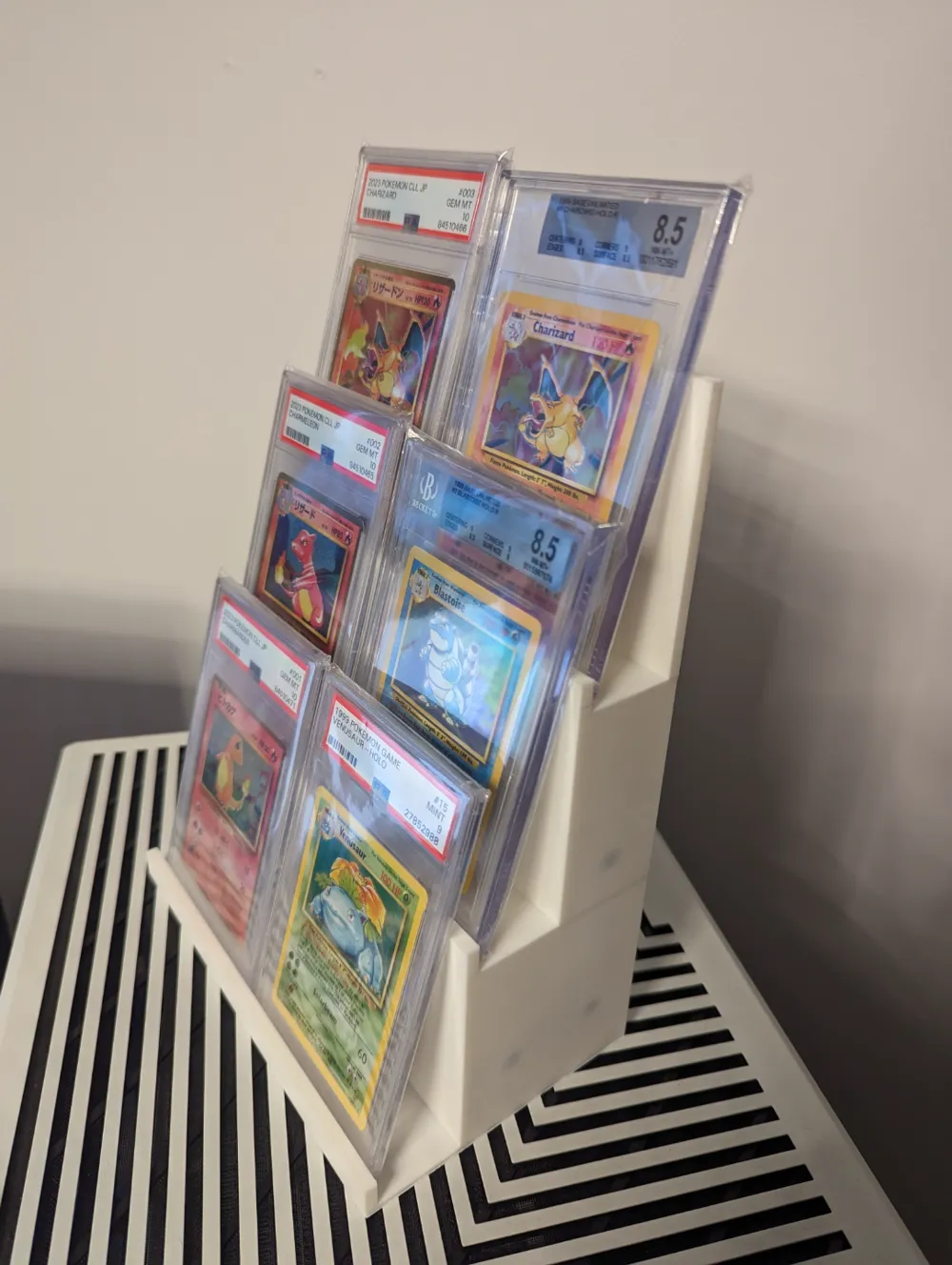 Graded TCG Card Display Stand by Mythic 3D Printing - MakerWorld