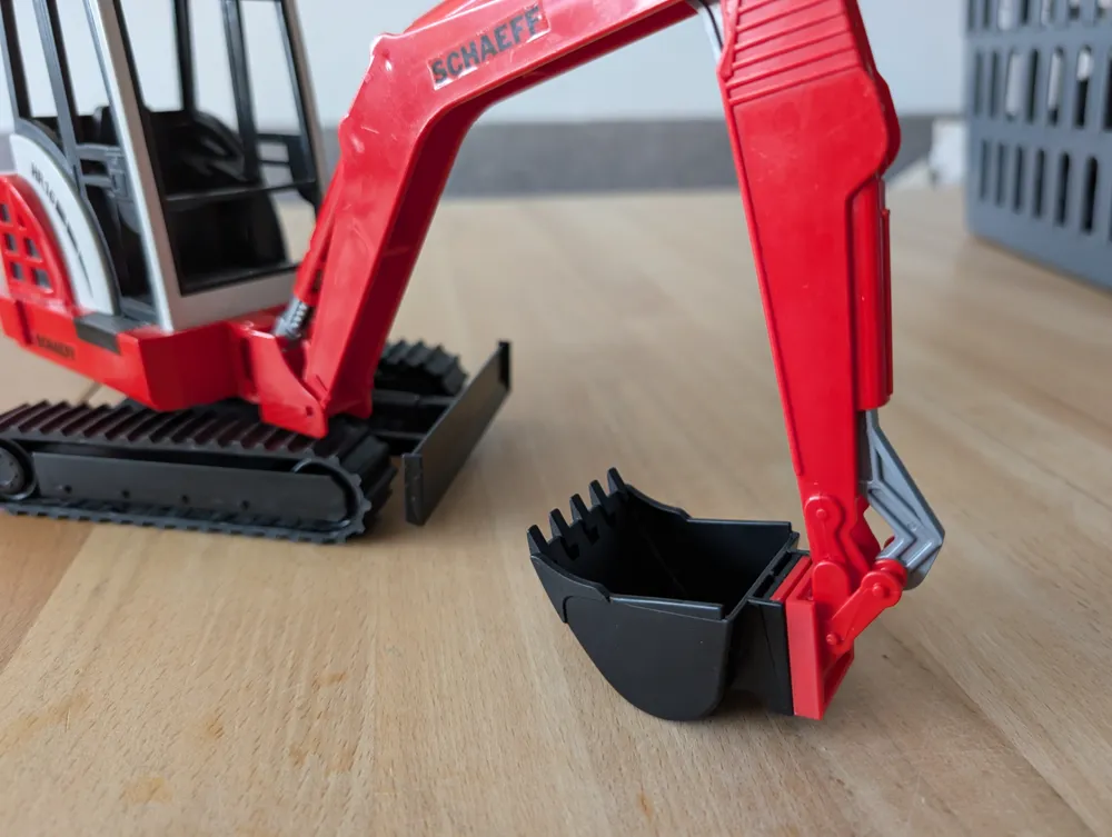 Bruder Excavator Quick Change Adapter by quattrovikal - MakerWorld