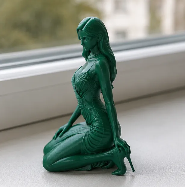 Hot Woman On Her Knees| Aesthetic Desk Statue - Free 3D Print Model ...