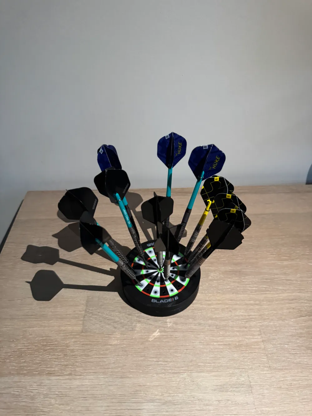Dart Halter / Dart Dock von Diepzeekroket MakerWorld: Kostenlose 3D ...
