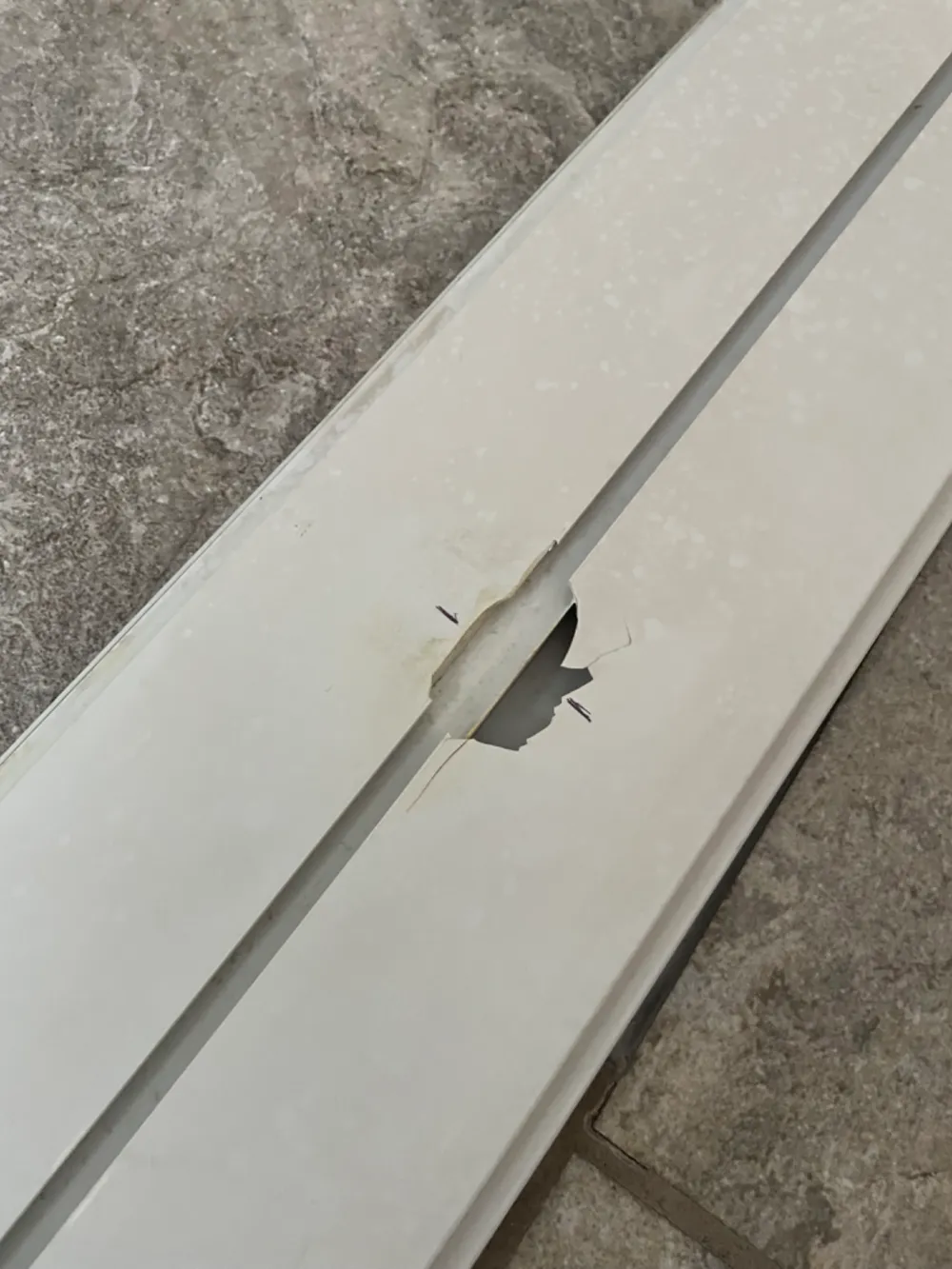 Kitchen baseboard clip with screws by Filippo - MakerWorld