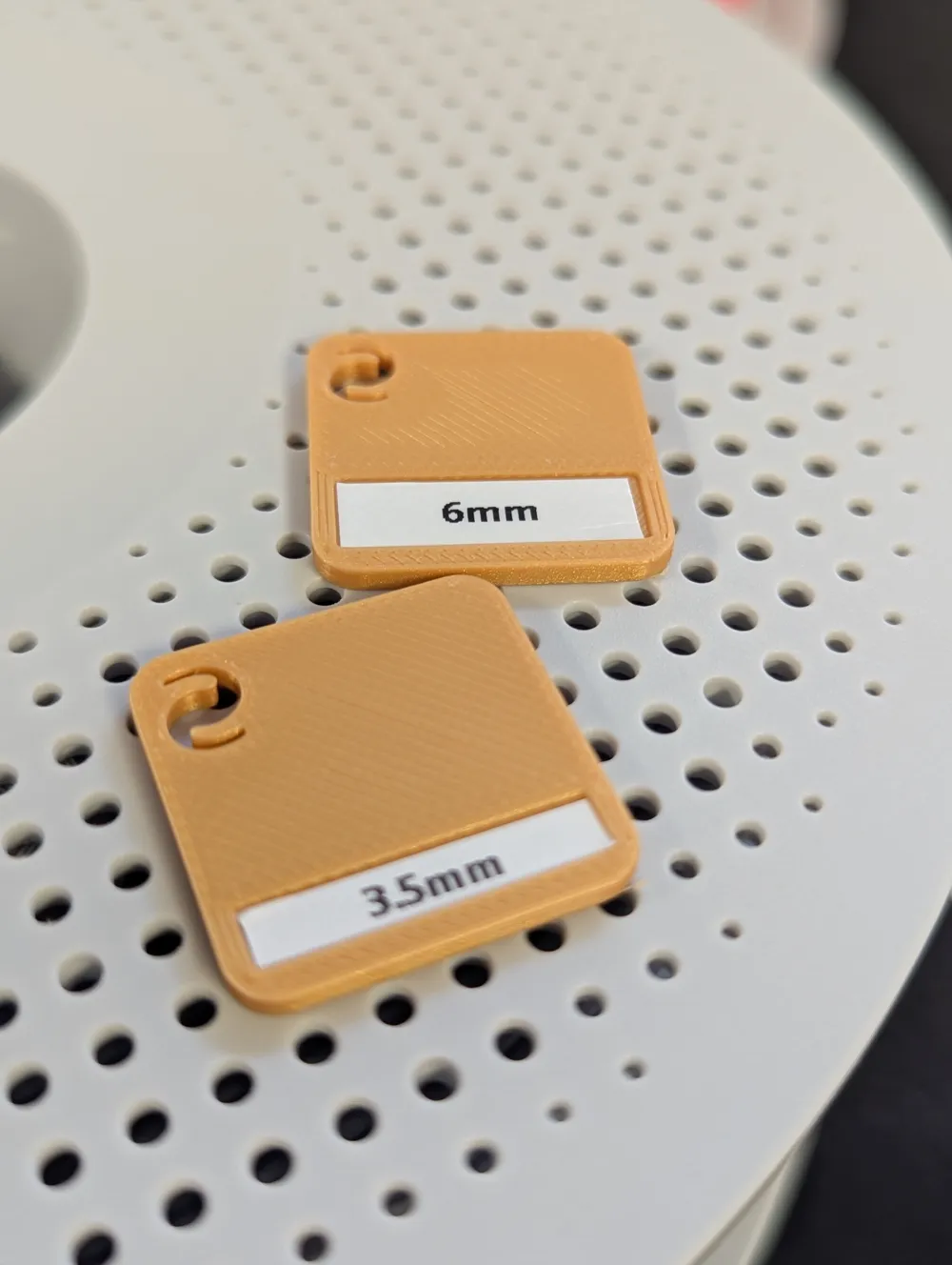 (Parametric) Bambu Lab Filament Swatch with Label by Marc Elbichon ...