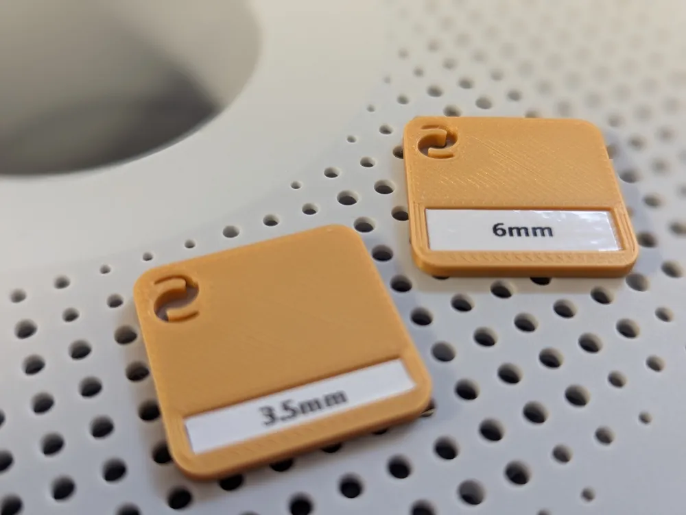 (Parametric) Bambu Lab Filament Swatch with Label - Free 3D Print Model ...